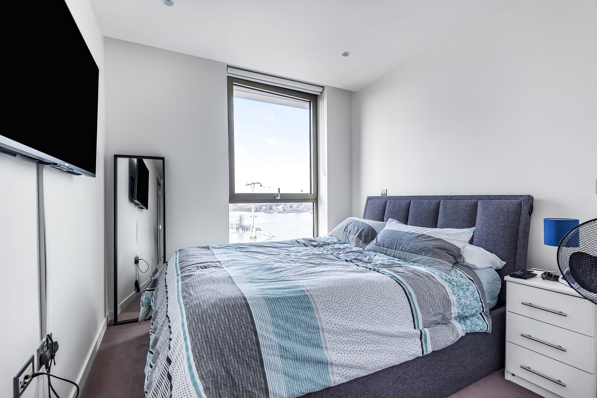 The Lighterman, 1 Pilot Walk, Lower Riverside, Greenwich Peninsula ...